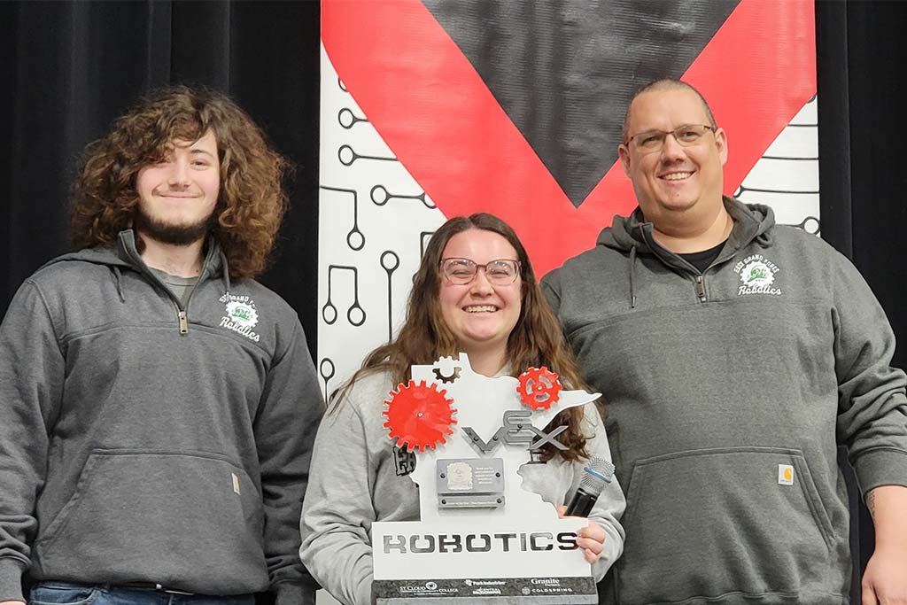 UND mechanical engineering student receives VEX Mentor of the Year ...