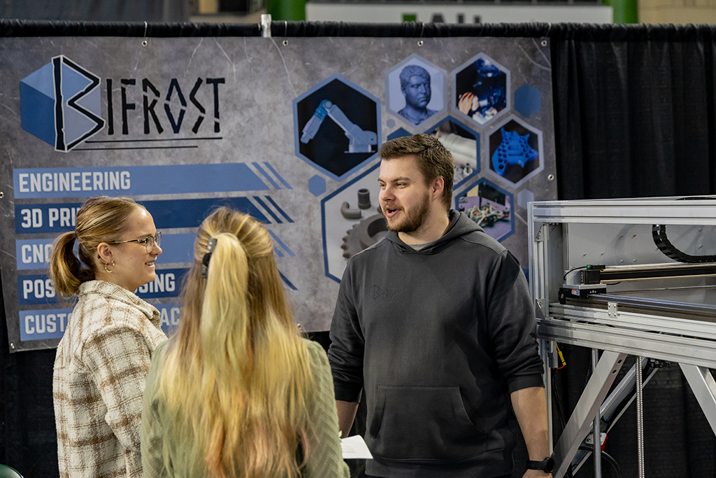 Robots invade, but students are winners at VEX Robotics Signature event ...