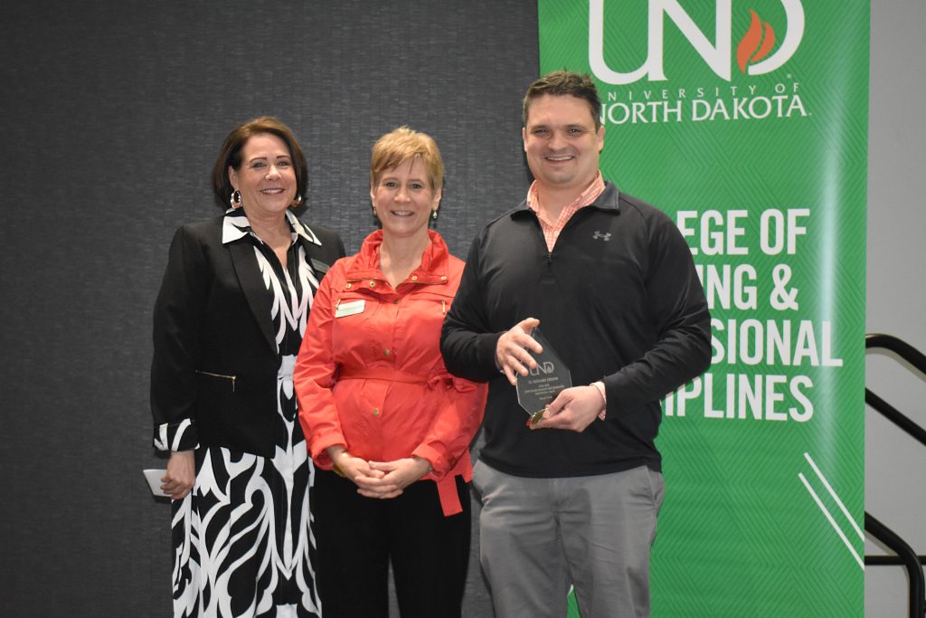 CNPD presents Faculty Research & Scholarship Contribution Award to Dr ...