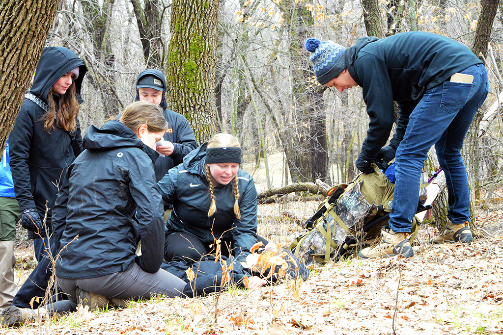 Into the wild: Emergency Medicine hosts wilderness training for med ...