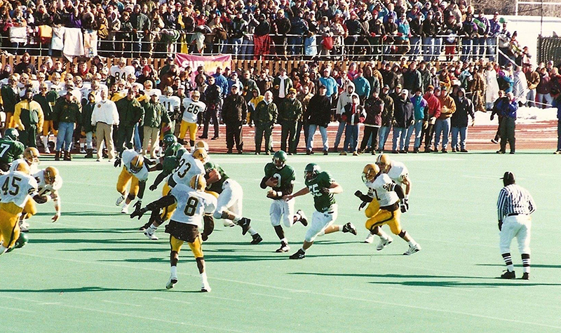 Memories of Memorial Stadium, as told by UND fans, players and staff ...