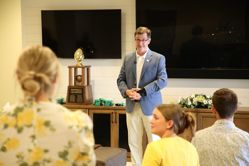 Meet the Armacosts: On the western edge - UND Today