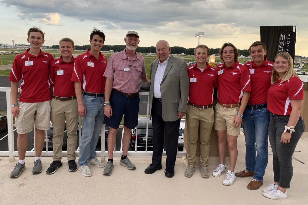 Students inspire next generation of aviators - UND Today