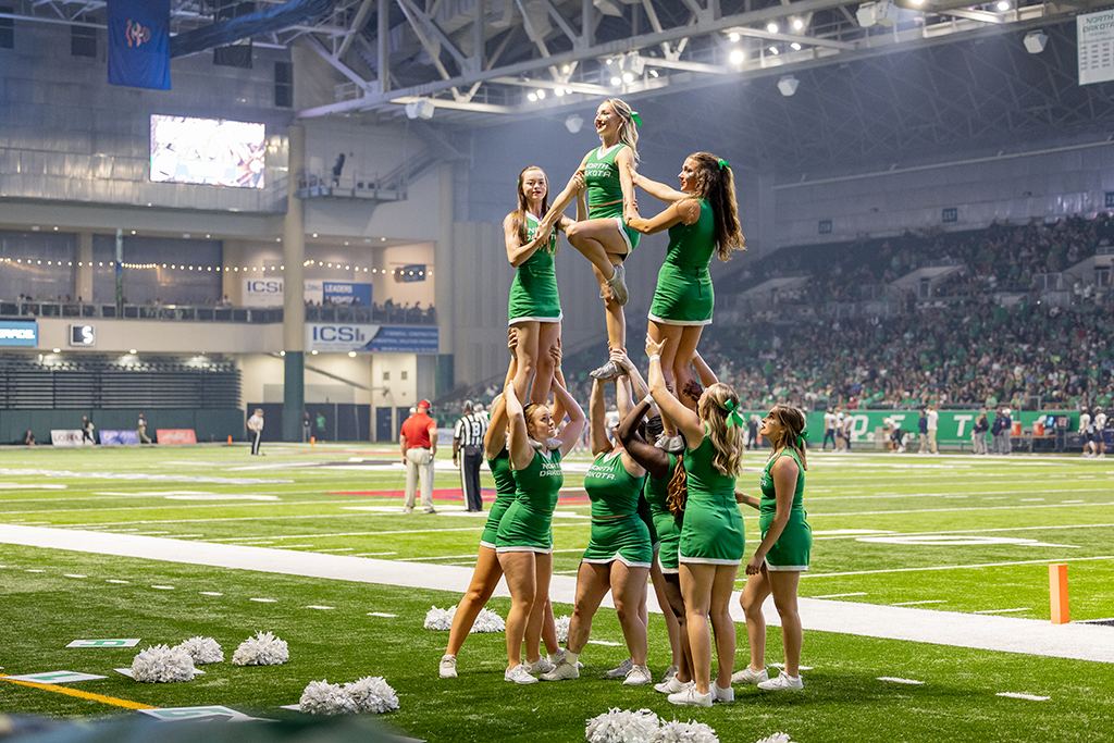 PHOTOS and VIDEO: Football, French fries and fun - UND Today