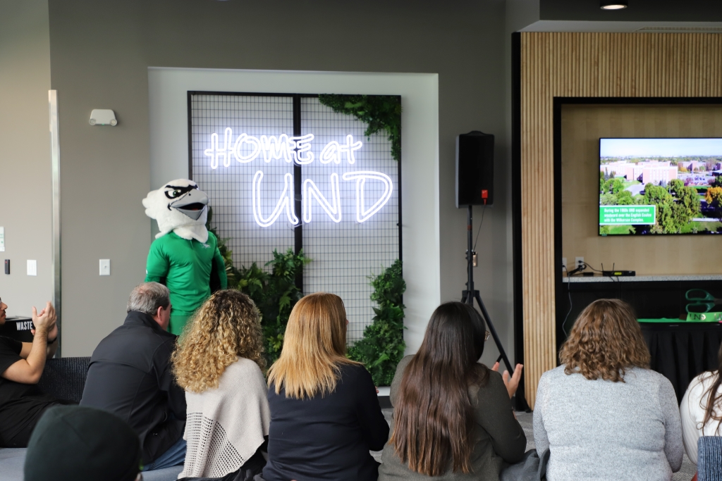 Fighting Hawks get giant new nest - UND Today