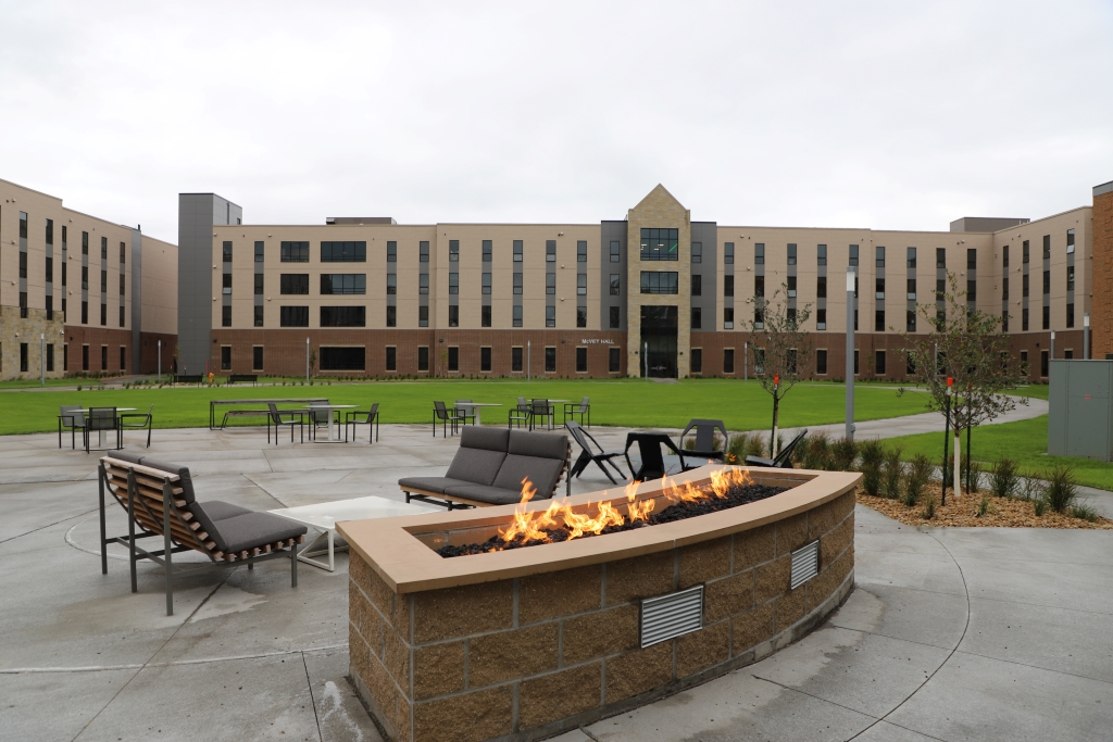 Fighting Hawks get giant new nest - UND Today