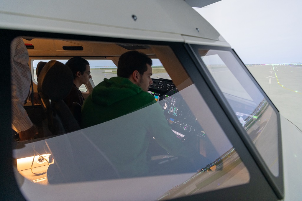 Inside UND’s new commercial-jet simulator - UND Today
