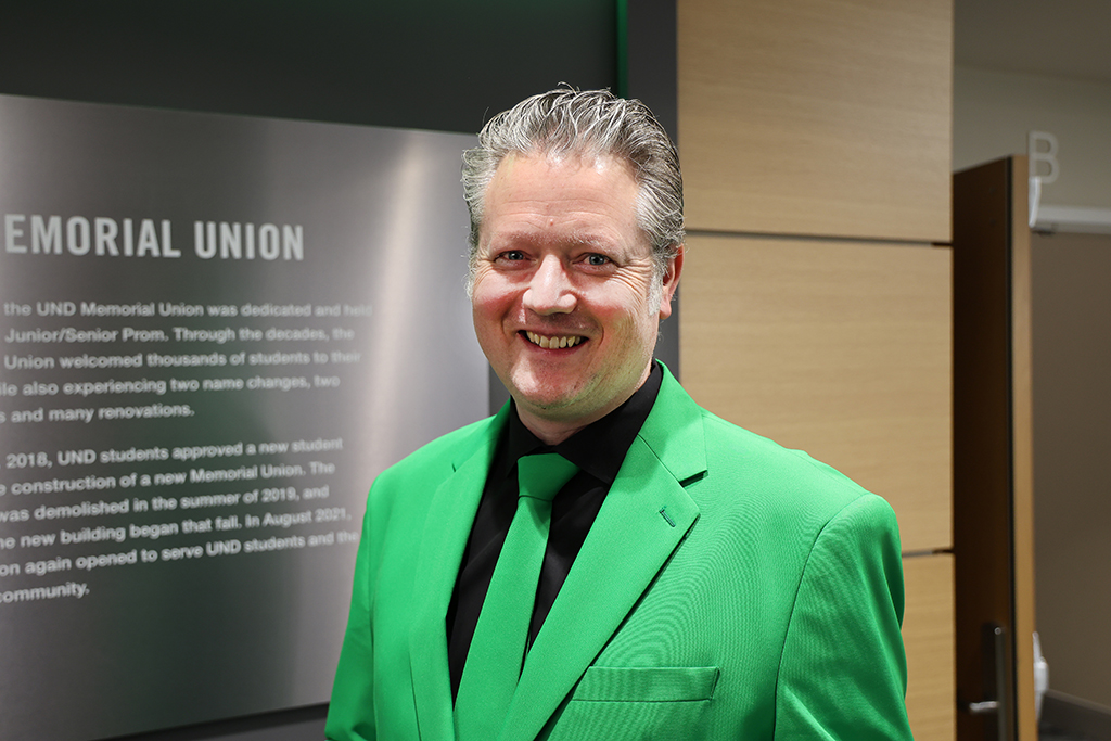 Robots, students and (fake) Blake Shelton take over Memorial Union ...