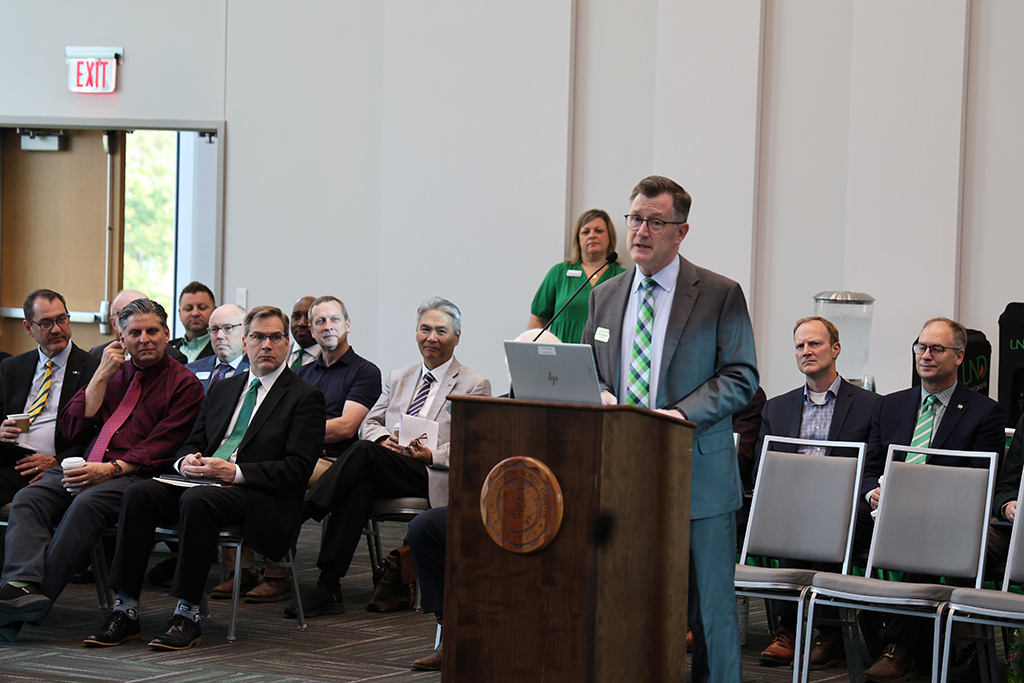 Lawmakers on campus hear about research, retention and more - UND Today