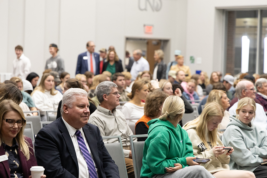 Ed O’Keefe talks T.R., journalism and more at Eye of the Hawk - UND Today