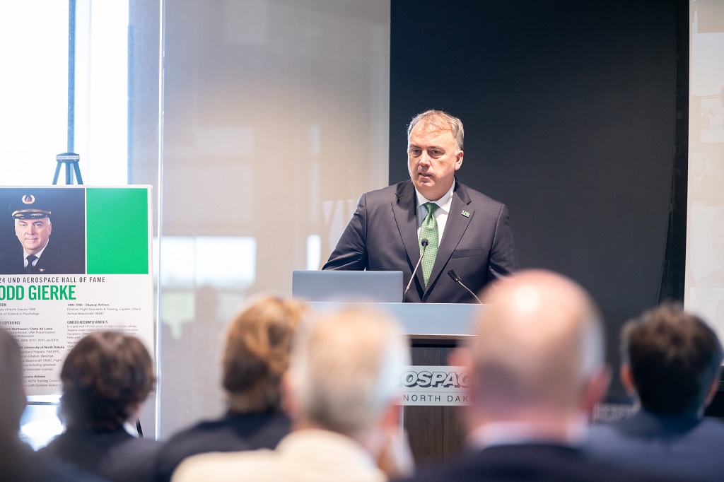 UND Aerospace inducts two new members into Hall of Fame - UND Today