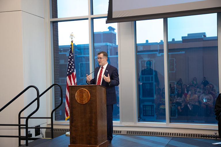 UND welcomes new Americans on Constitution Day - UND Today